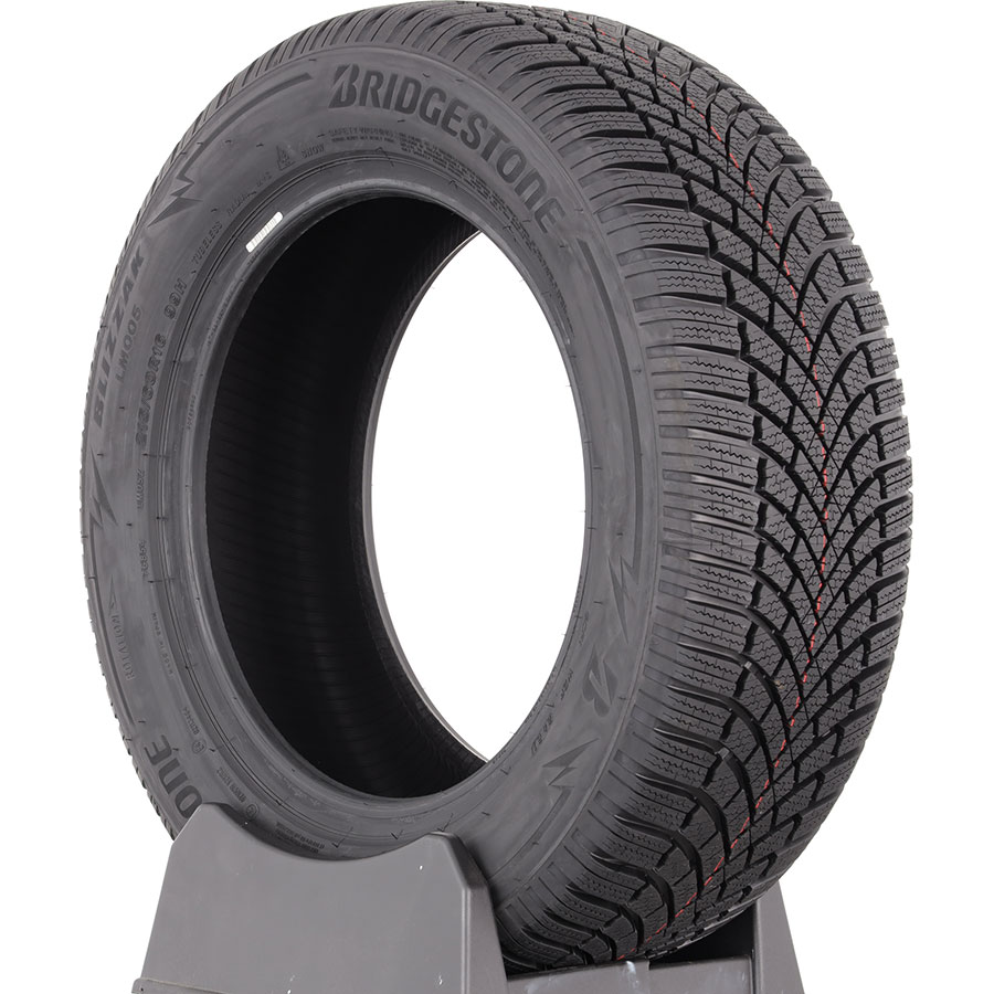 Test Bridgestone Blizzak LM005 - 215/60 R16 - Pneu - UFC-Que Choisir