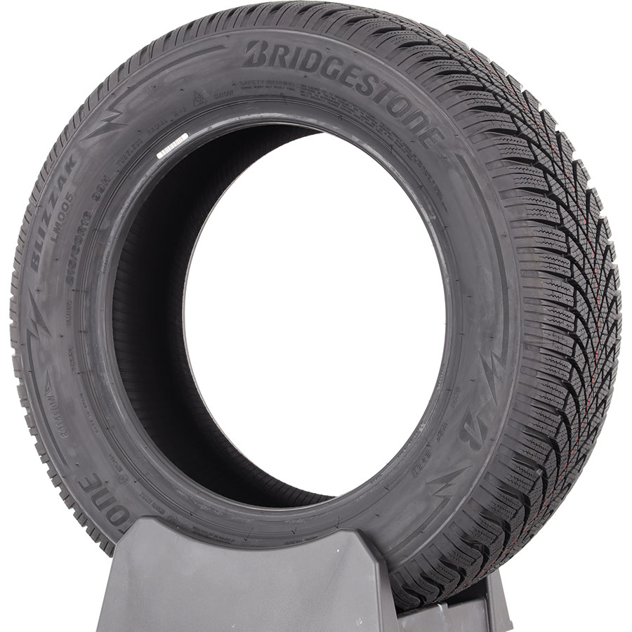 Test Bridgestone Blizzak LM005 - 215/60 R16 - Pneu - UFC-Que Choisir