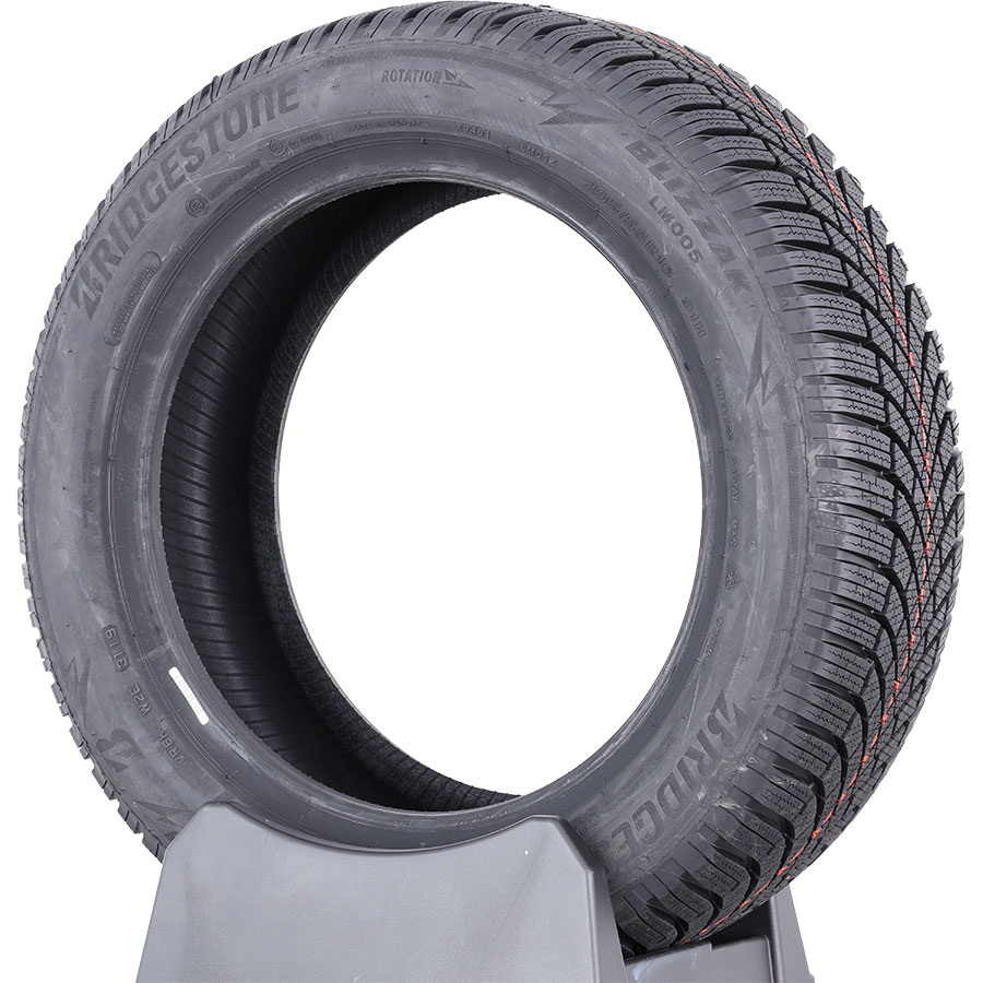 Test Bridgestone Blizzak LM005 - Pneus - UFC-Que Choisir