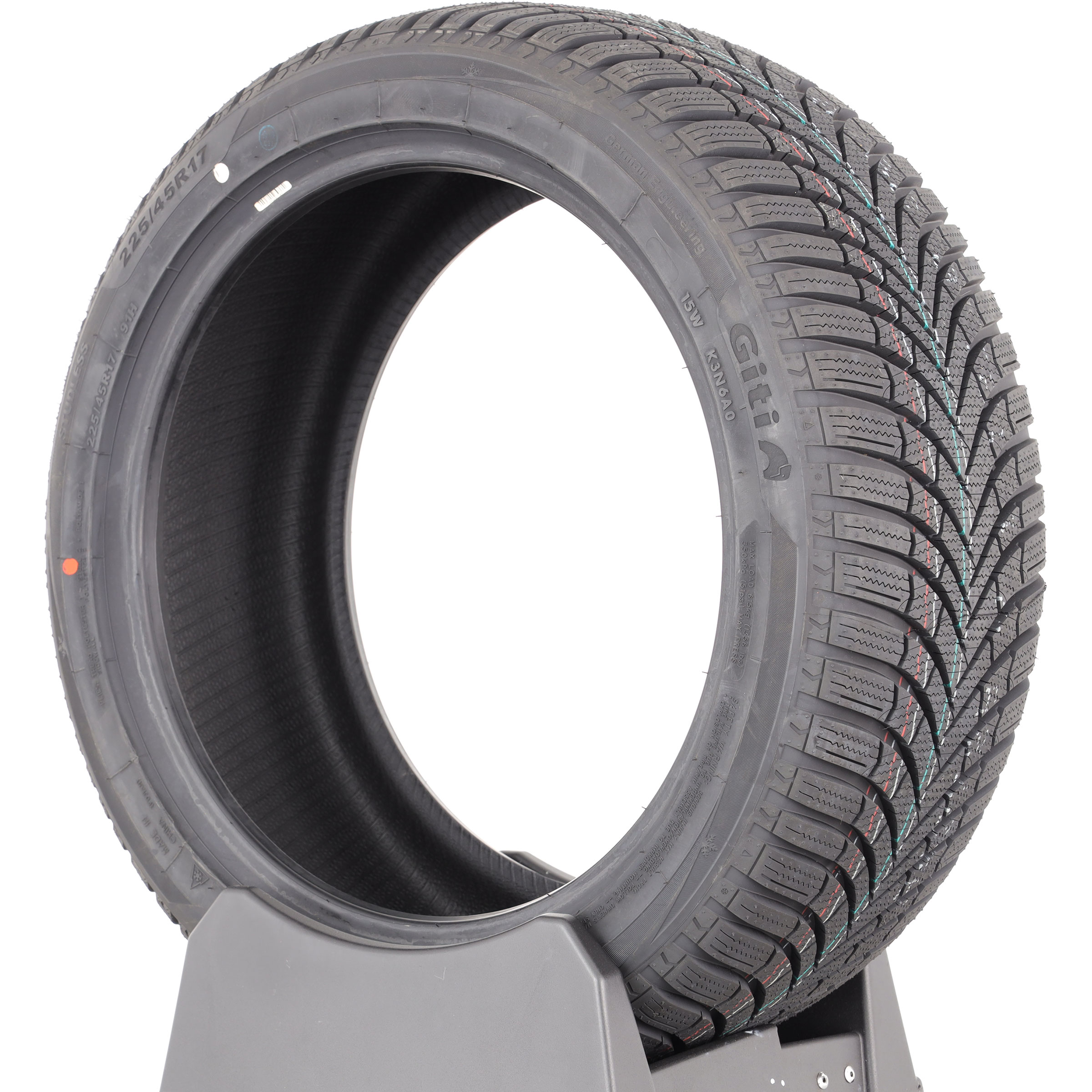 Test Giti GitiWinter W2 - 225/45 R17 - Pneu - UFC-Que Choisir