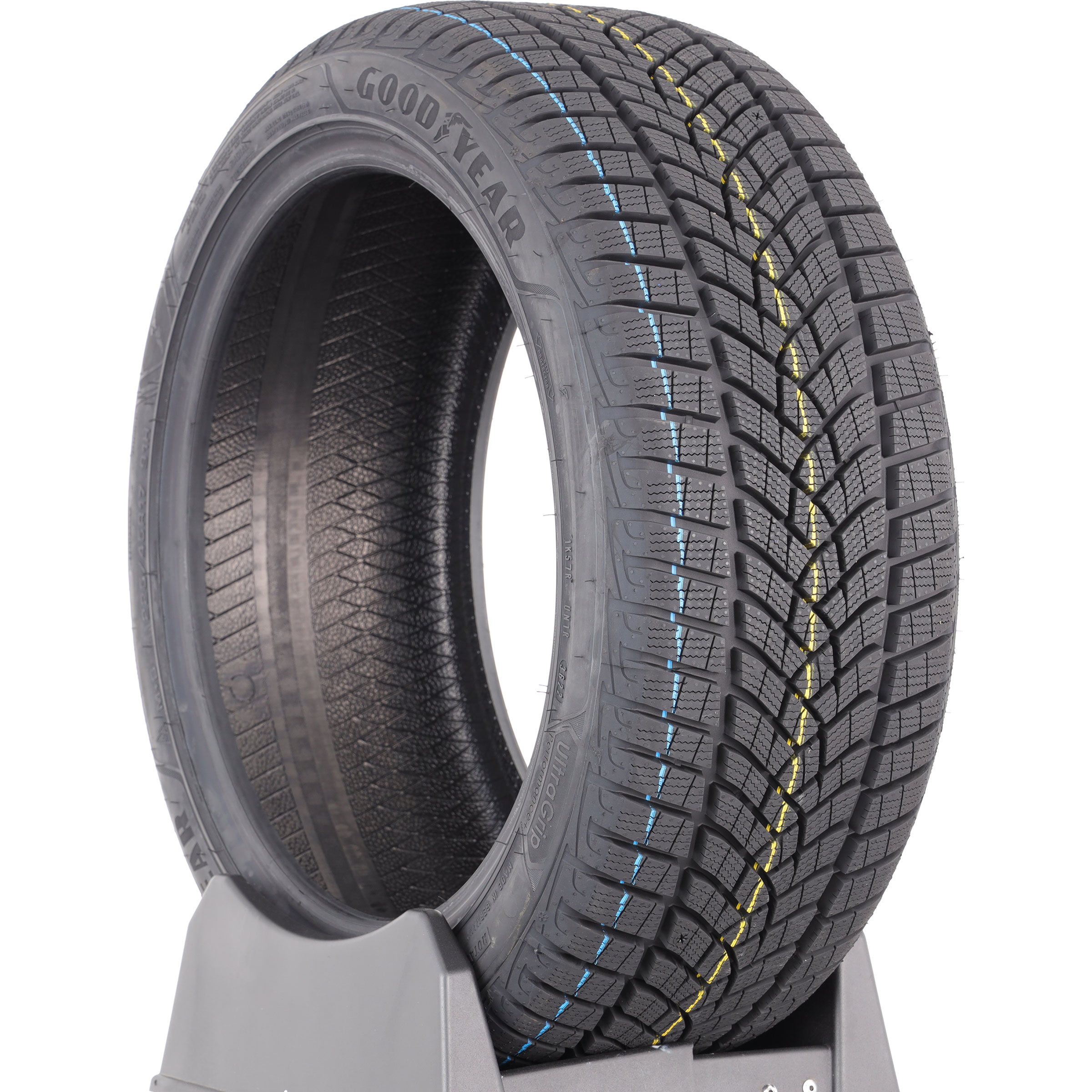 Test Goodyear UltraGrip Performance + - 225/45 R17 - Pneu - UFC-Que Choisir